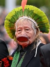 Raoni, Uma Amizade Improvável - Documentário 2023 - AdoroCinema