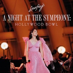 Laufey’s A Night at the Symphony: Hollywood Bowl - AdoroCinema