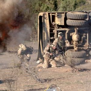 Over There - Série 2005 - AdoroCinema