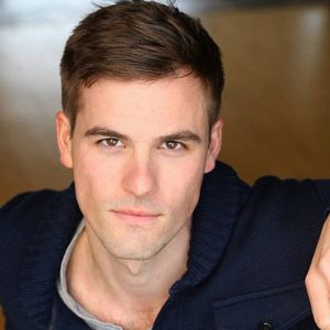 Andrew Ridings - AdoroCinema