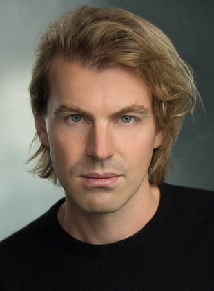 Adam Drew - AdoroCinema