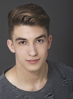 Josh Bogert - AdoroCinema