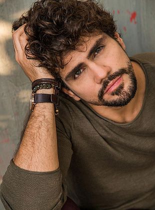 Ciro Sales - AdoroCinema