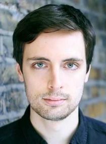 Alastair Roberts - AdoroCinema