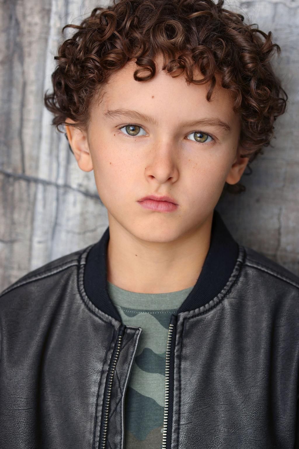 Caleb Dolden : A biografia - AdoroCinema