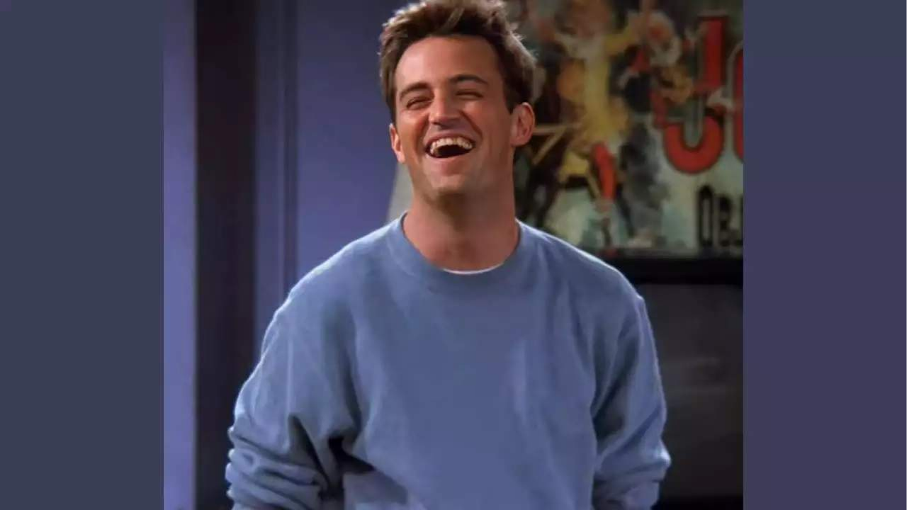 Friends: Há 26 anos, esta cena memorável com Matthew Perry é um ...