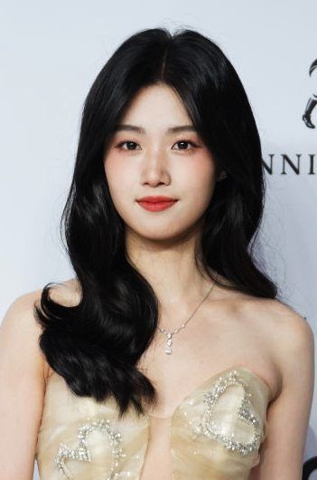 Yu-xiao Lu : A biografia - AdoroCinema