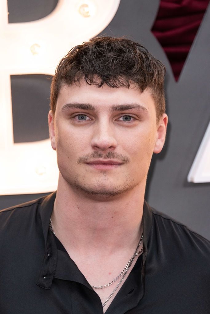 Sam Buchanan : A biografia - AdoroCinema