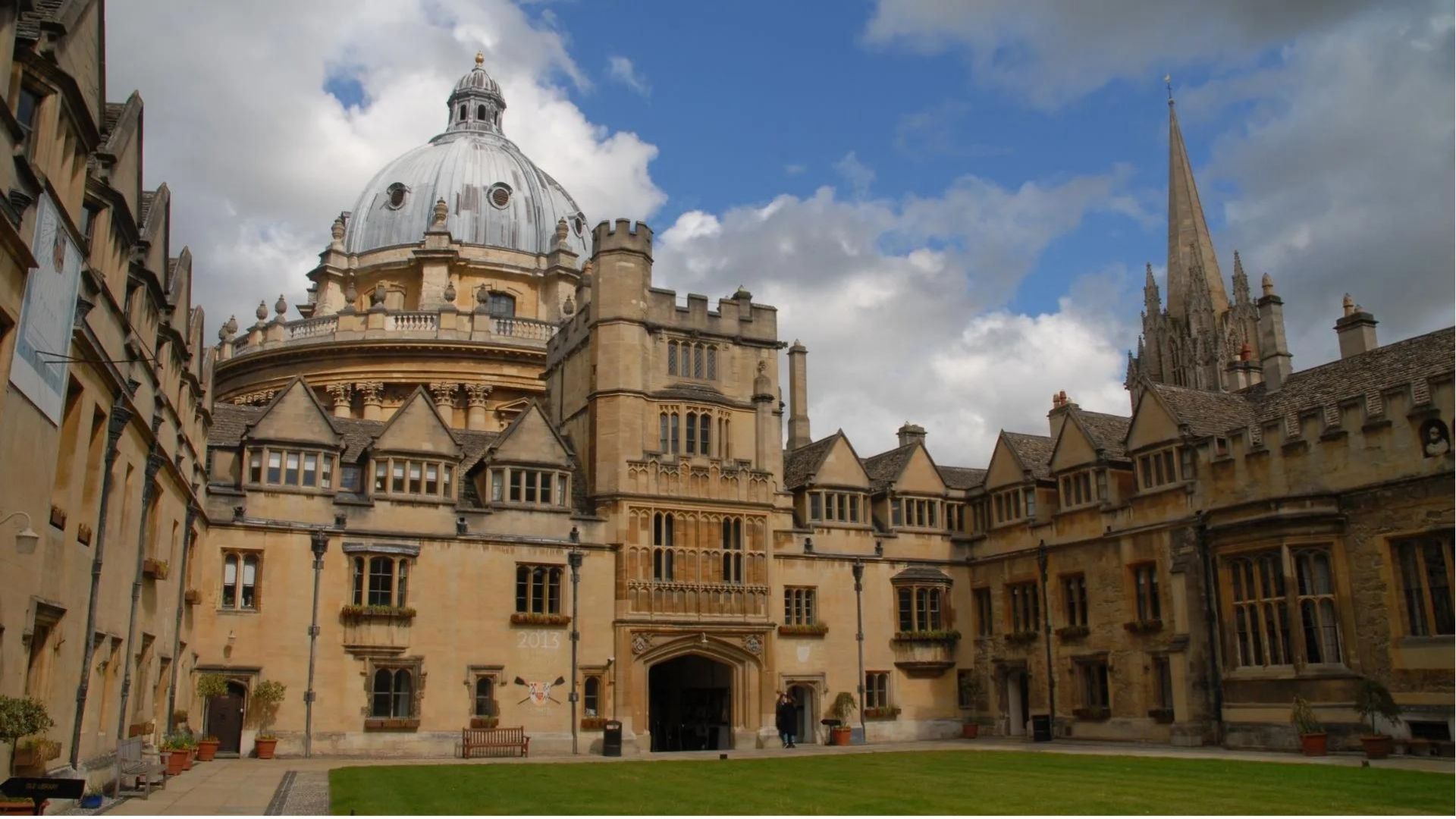 Onde foi filmada Maxton Hall? Você já viu esse cenário antes e nem ...