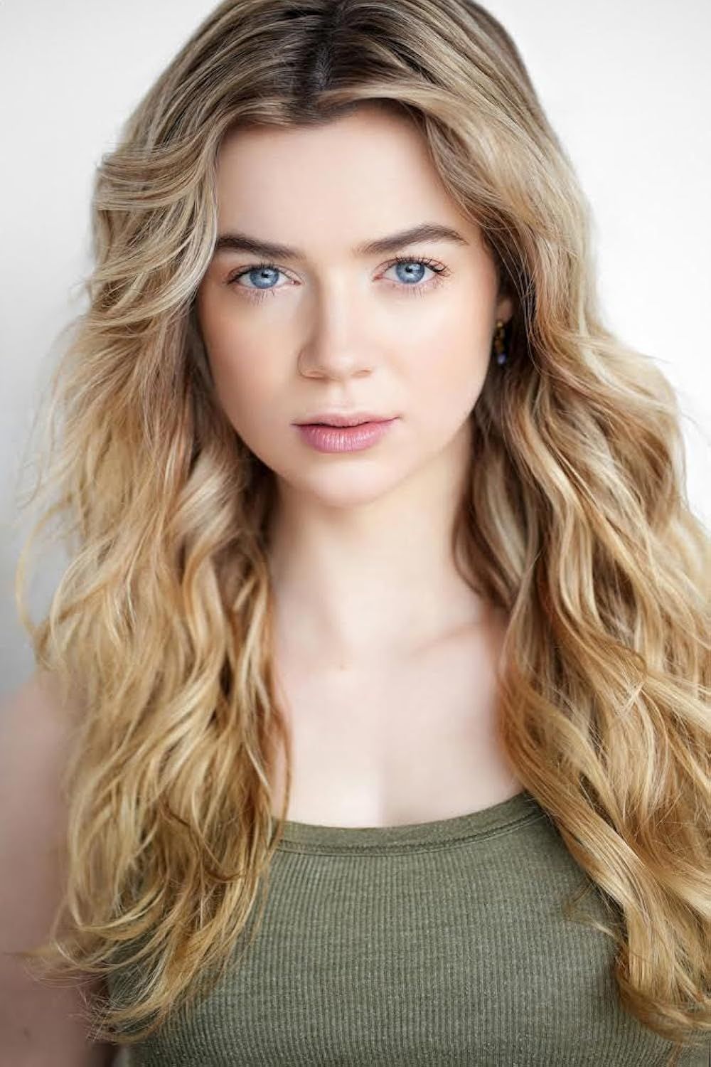 Megan Best : A biografia - AdoroCinema