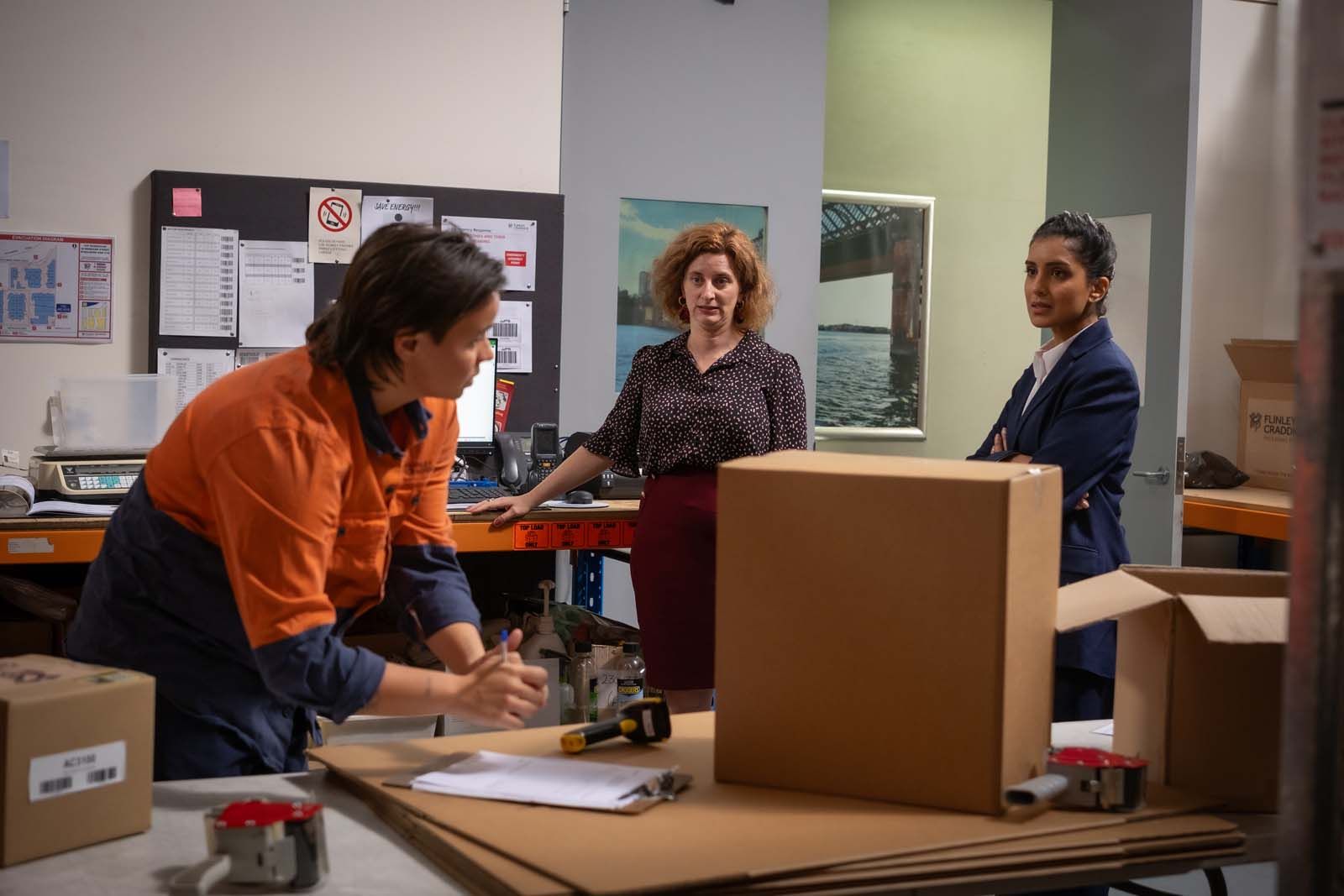 The Office: Australia : Fotos Pallavi Sharda, Felicity Ward, Zoe ...