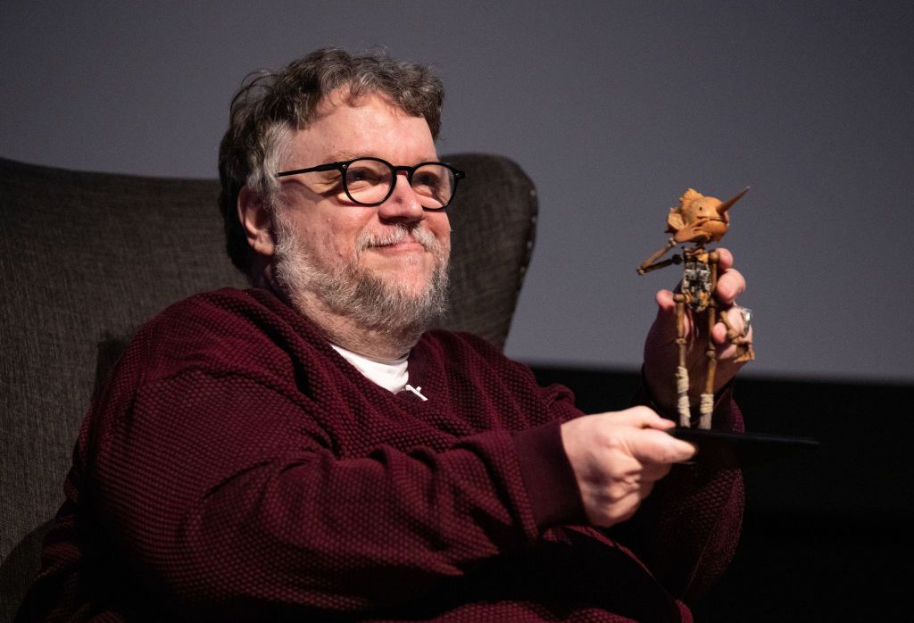 Por que a Mansão Mal-Assombrada de Guillermo Del Toro nunca saiu do ...