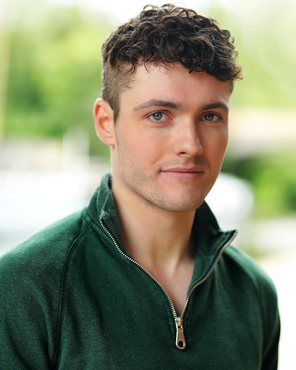 Tom Lewis (V) - AdoroCinema