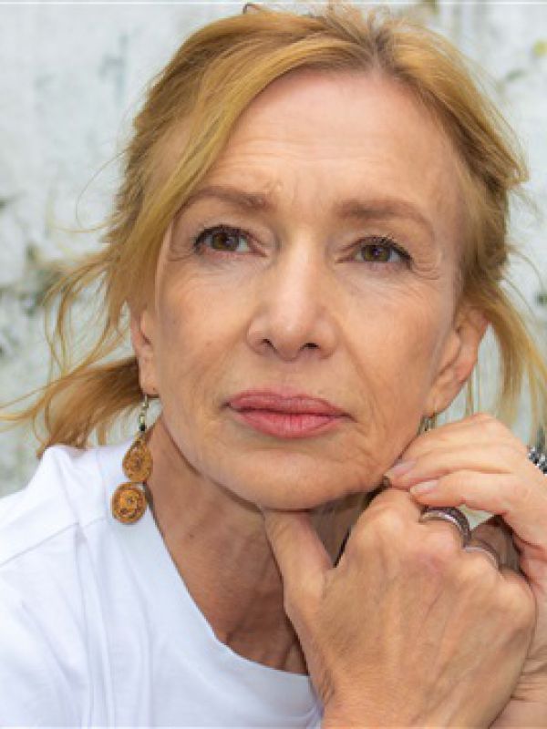 Laura Devoti - AdoroCinema