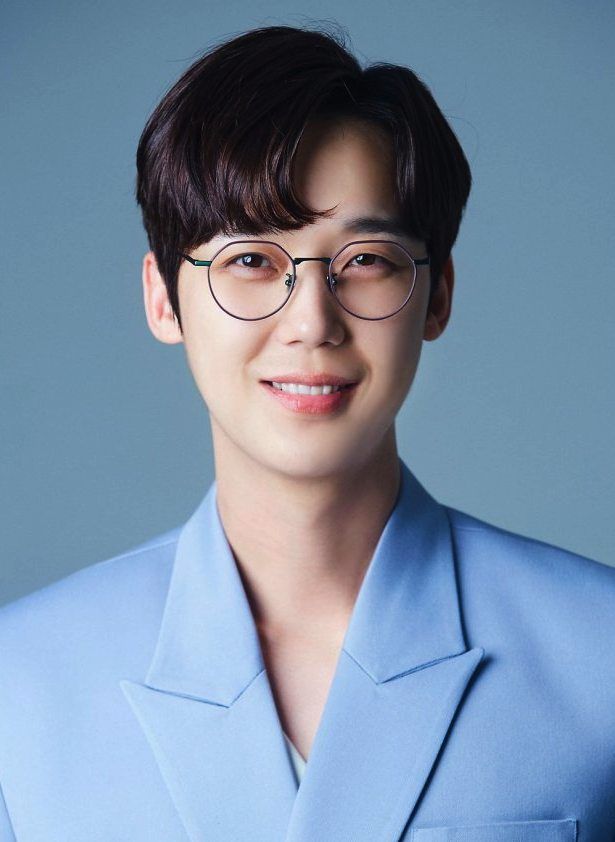 Yoon Jong Hoon : A biografia - AdoroCinema