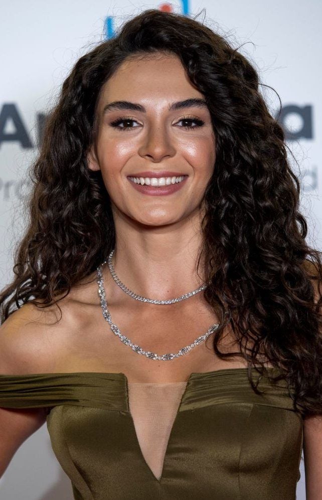 Ebru Şahin : A biografia - AdoroCinema