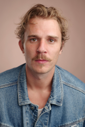 Aron Von Andrian - AdoroCinema