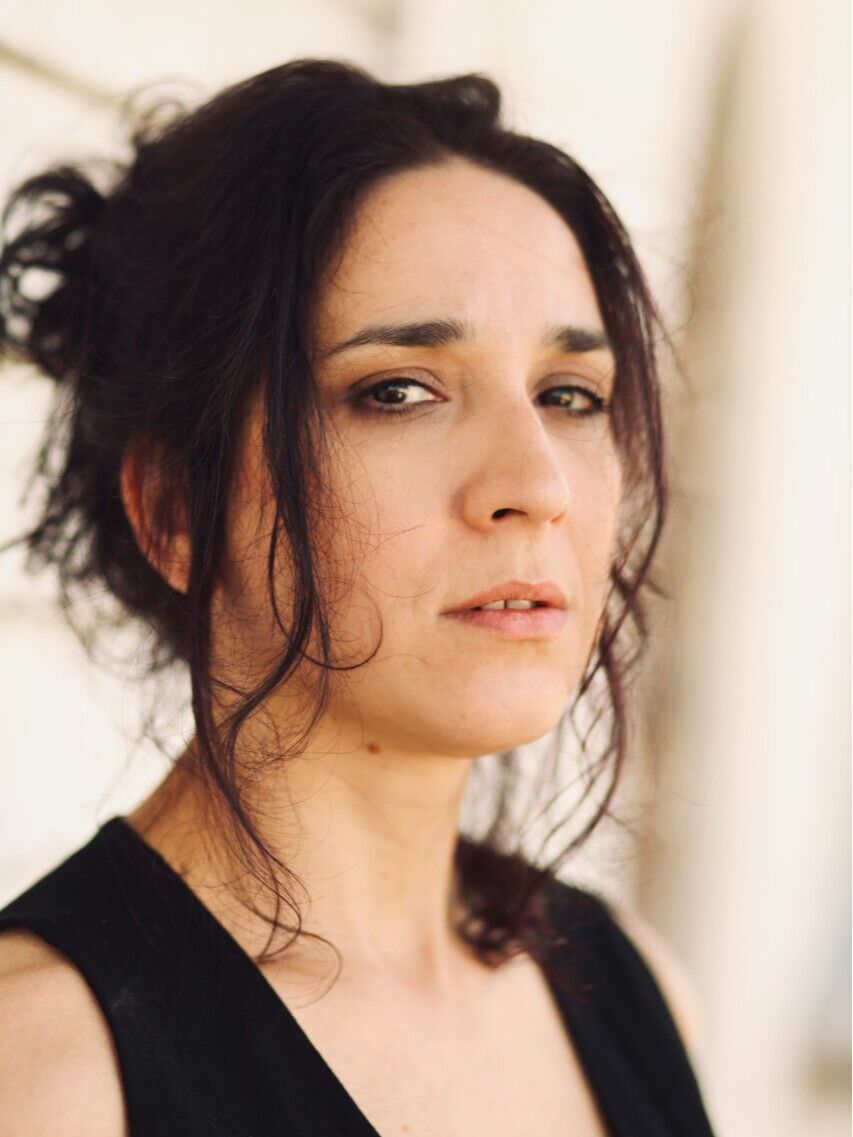 Loreta Dialla : A biografia - AdoroCinema