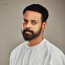 Adam Garba : A biografia - AdoroCinema