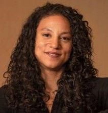 Elizabeth Hinton - AdoroCinema