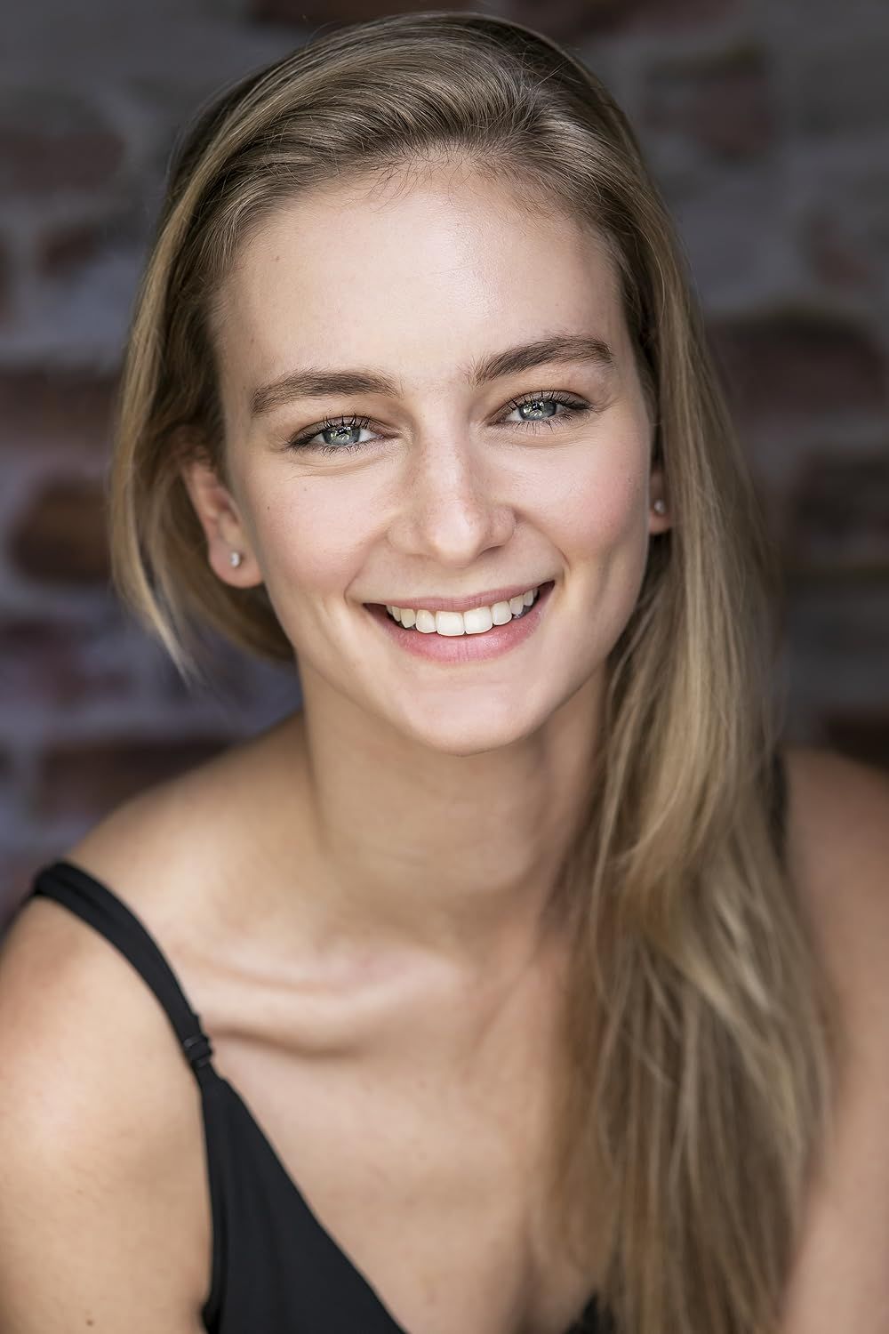 Lucy Currey : A biografia - AdoroCinema