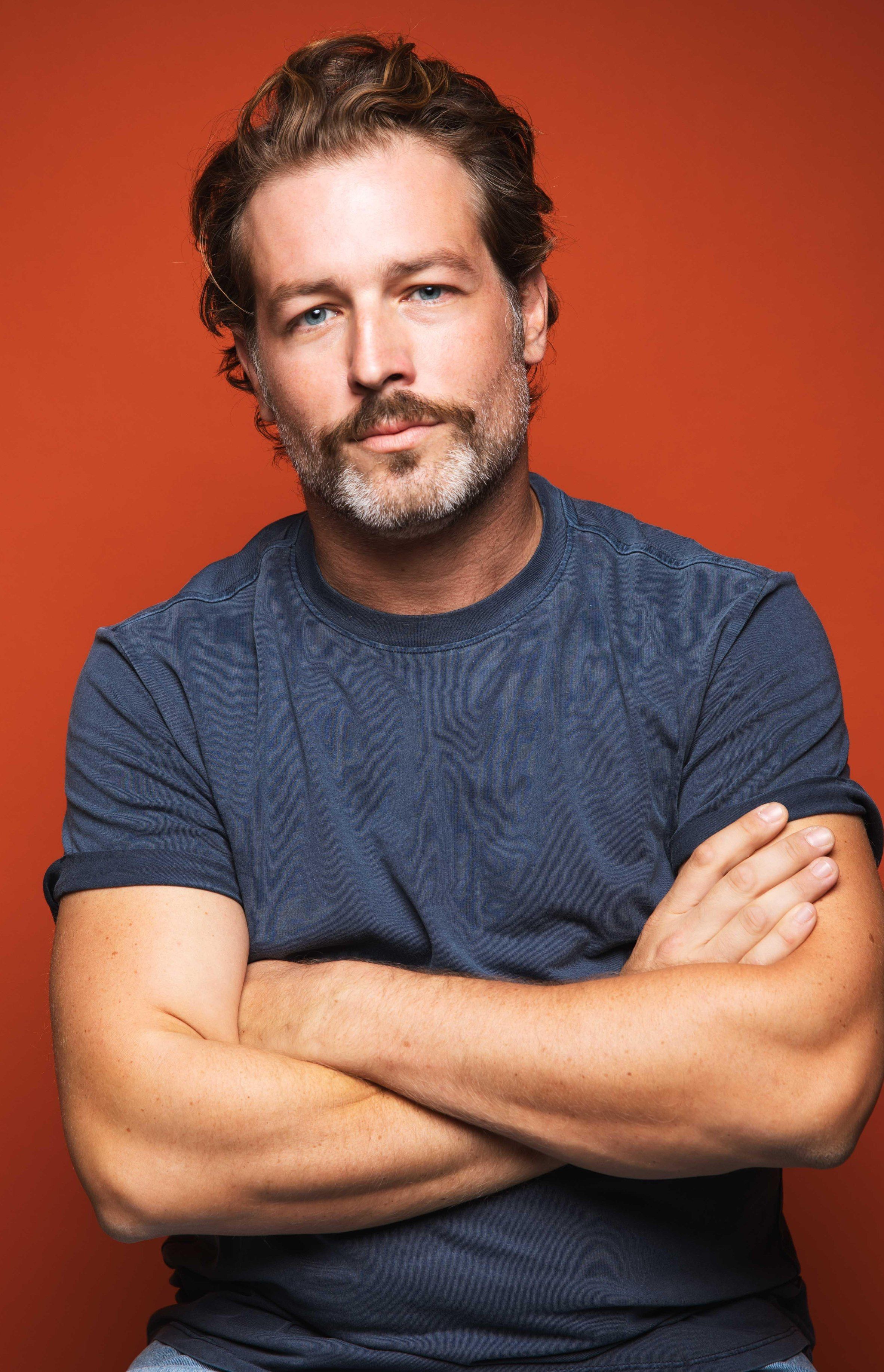 Julian Looman : A biografia - AdoroCinema