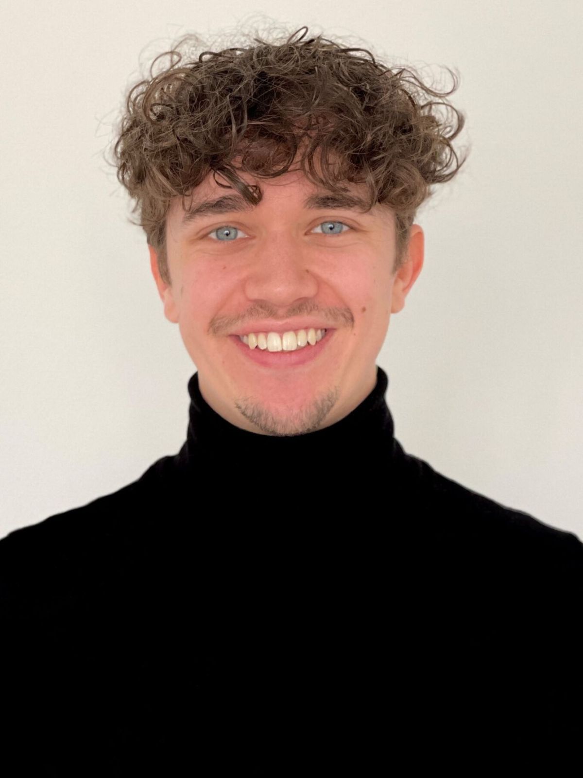 Ben Litwinschuh : A biografia - AdoroCinema