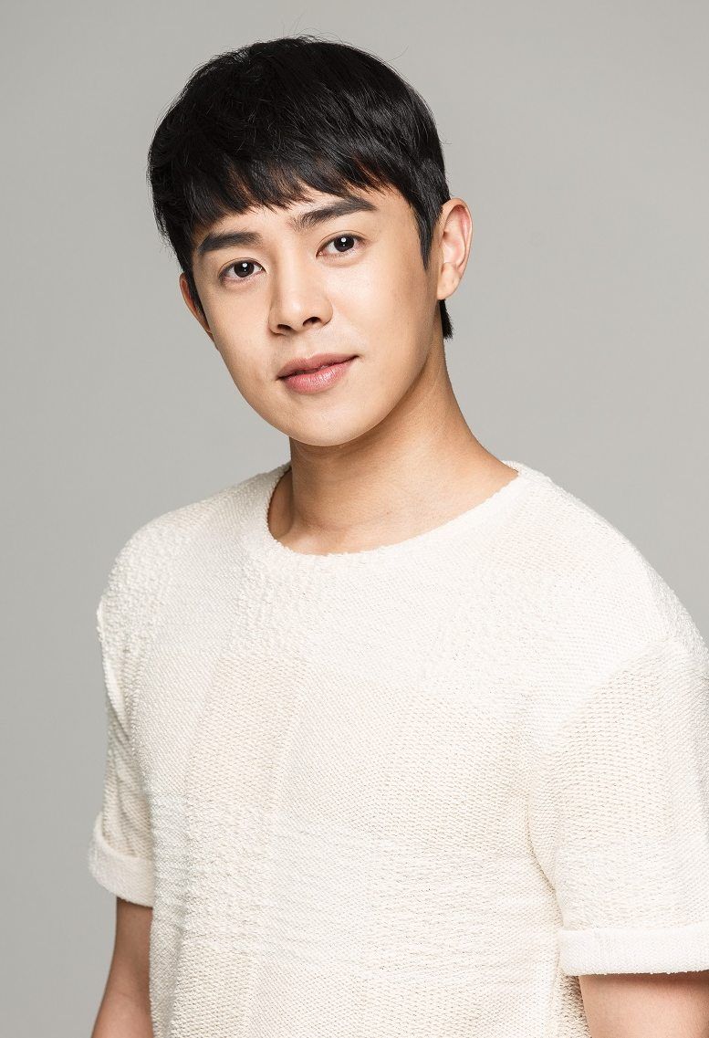 Alexander Lee : A biografia - AdoroCinema