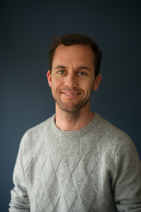 Peter Baynton - AdoroCinema