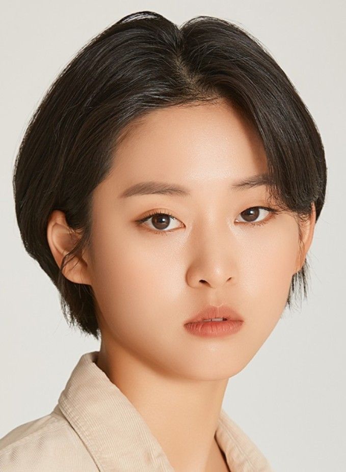 Yeon Lee : A biografia - AdoroCinema