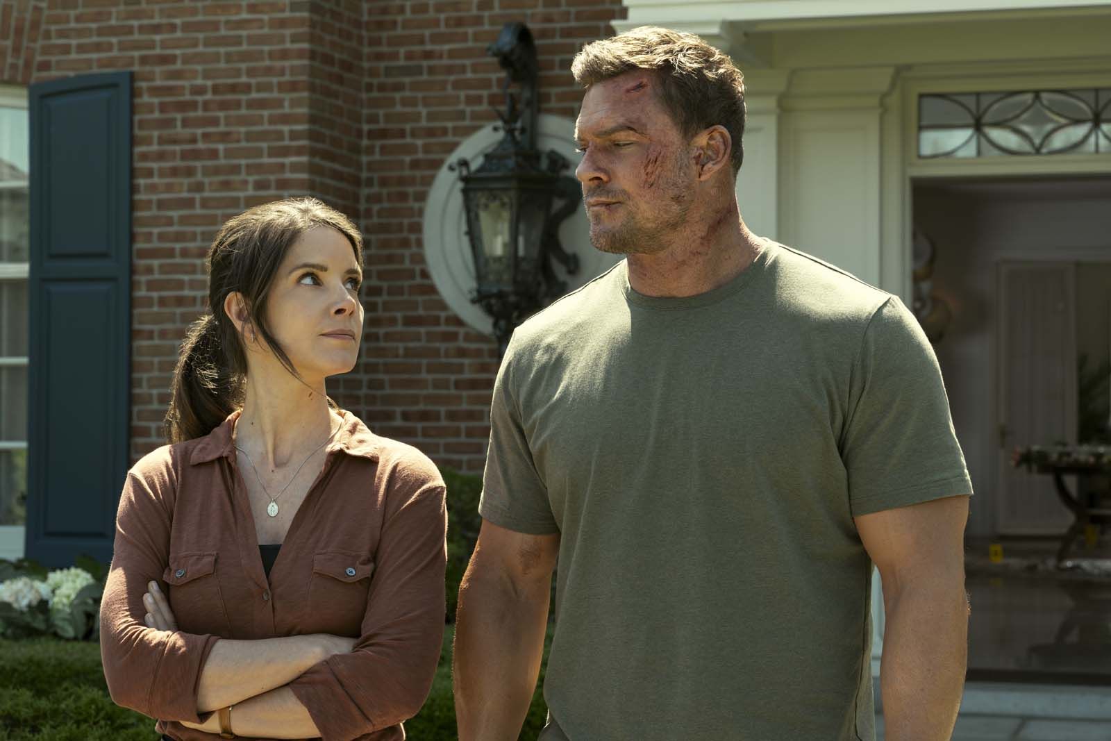 Reacher : Fotos Alan Ritchson, Sonya Cassidy - 3 no 36 - AdoroCinema