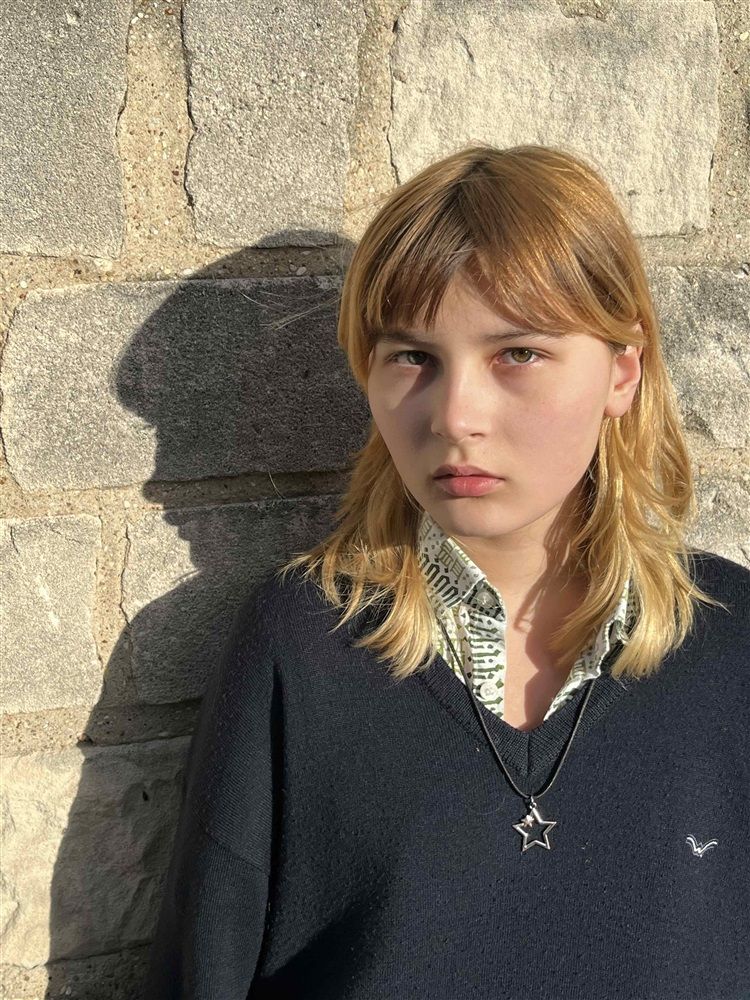 Luna Ho Poumey : A biografia - AdoroCinema
