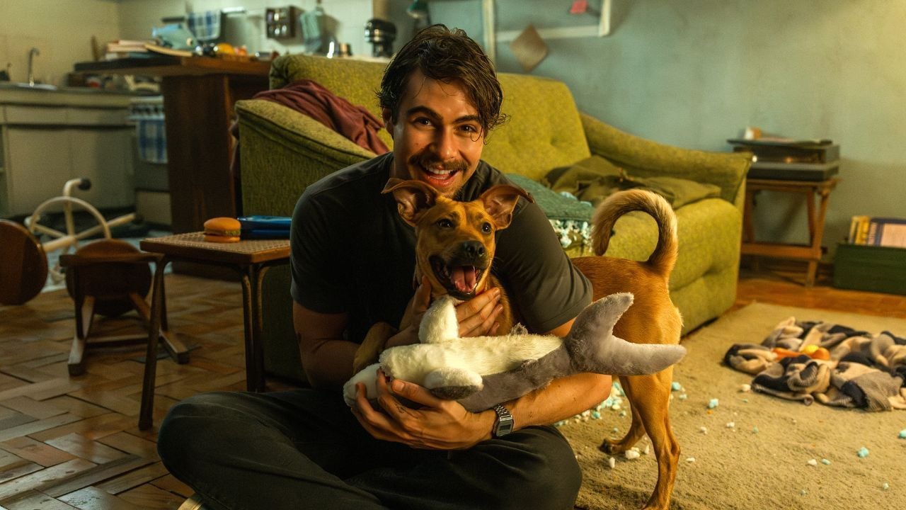 Caramelo: Cena com cachorro no novo filme da Netflix precisou de 30 dias de ensaio - Notícias de ...