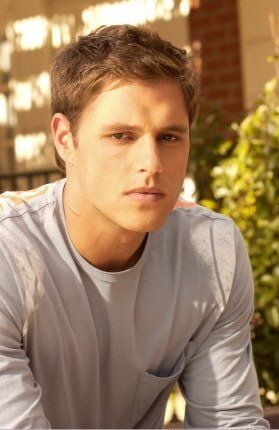 Point Pleasant : Fotos Sam Page - 7 no 19 - AdoroCinema