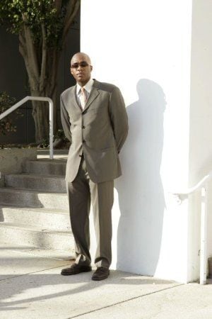 Eyes: Controle de Risco : Fotos Rick Worthy - 4 no 14 - AdoroCinema