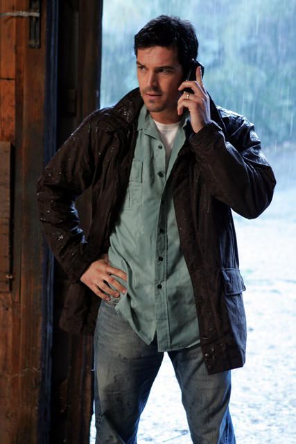 Invasion : Fotos Eddie Cibrian - 8 no 12 - AdoroCinema