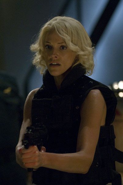 Battlestar Galactica : Fotos Tricia Helfer - 134 no 136 - AdoroCinema