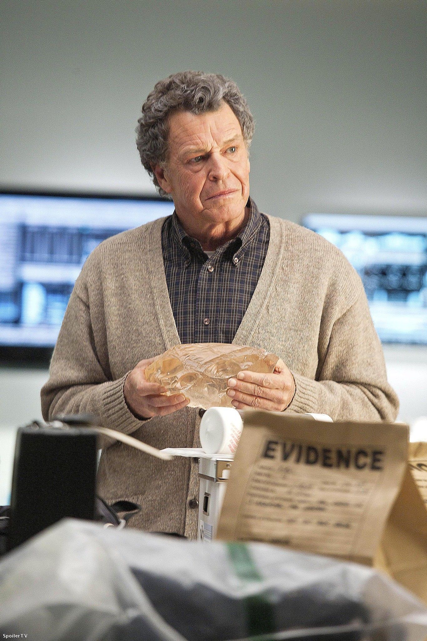 Fringe : Fotos John Noble - 372 no 514 - AdoroCinema