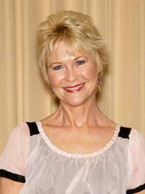 Dee Wallace - AdoroCinema