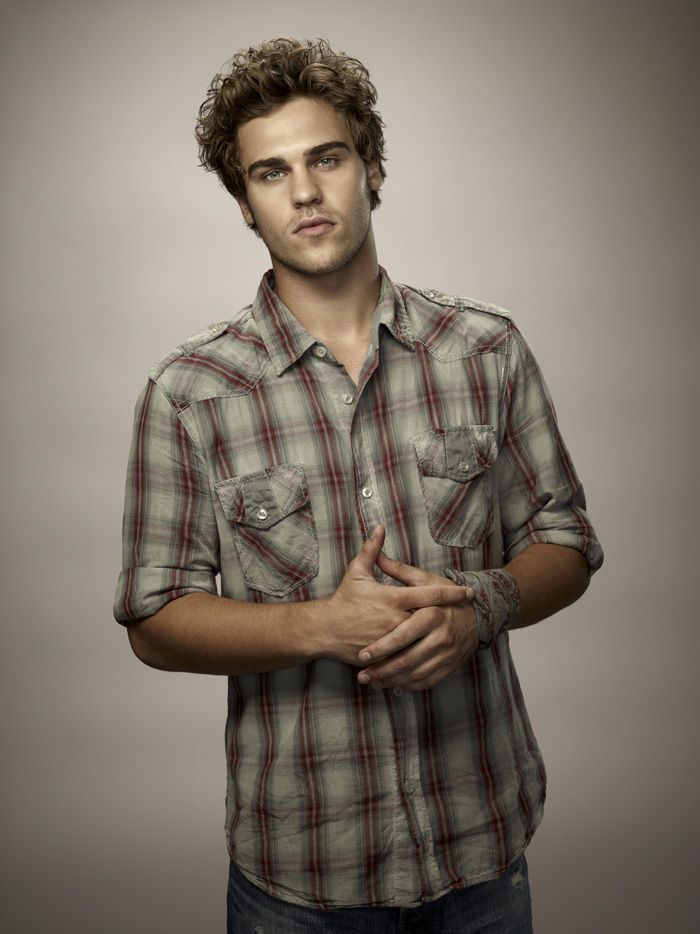 Friday Night Lights : Fotos Grey Damon - 15 no 41 - AdoroCinema