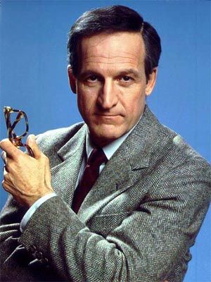 Daniel J. Travanti - AdoroCinema