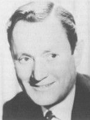 Roscoe Karns - AdoroCinema