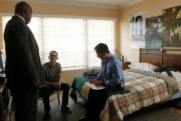 Awake : Awake : Fotos Jason Isaacs, Steve Harris - 43 no 45 - AdoroCinema