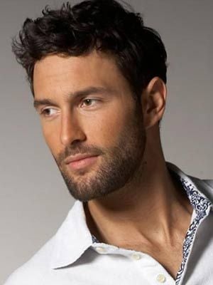 Noah Mills - AdoroCinema