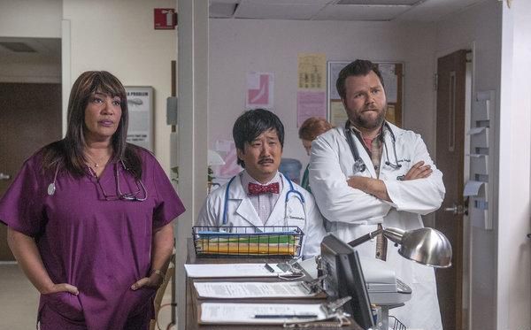 Animal Practice : Animal Practice : Fotos Tyler Labine, Bobby Lee, Kym ...