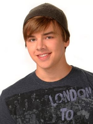 Sam Earle - AdoroCinema