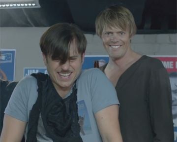 Trailer do filme Depois dos 30 - Trailer 1 - English - AdoroCinema