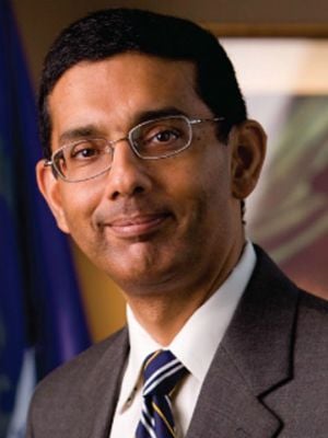 Dinesh D'Souza - AdoroCinema