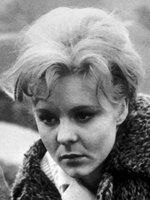 June Ritchie - AdoroCinema