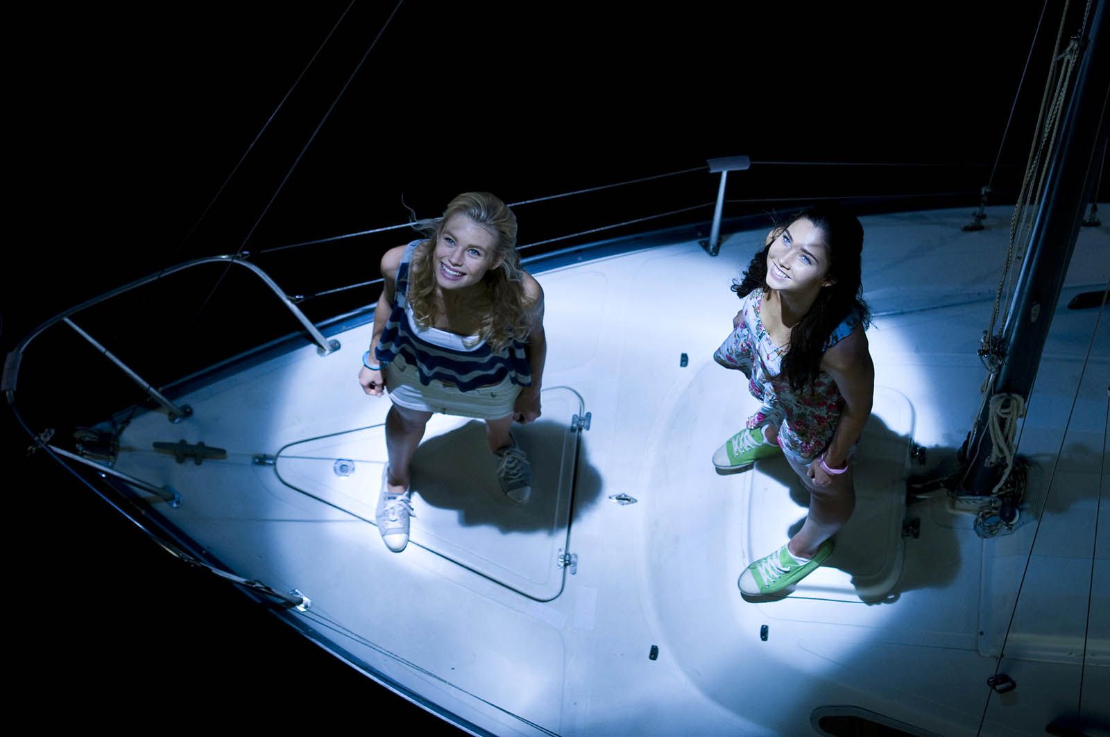 Lightning Point : Fotos Jessica Alexandra Green, Lucy Fry - 6 no 41 ...